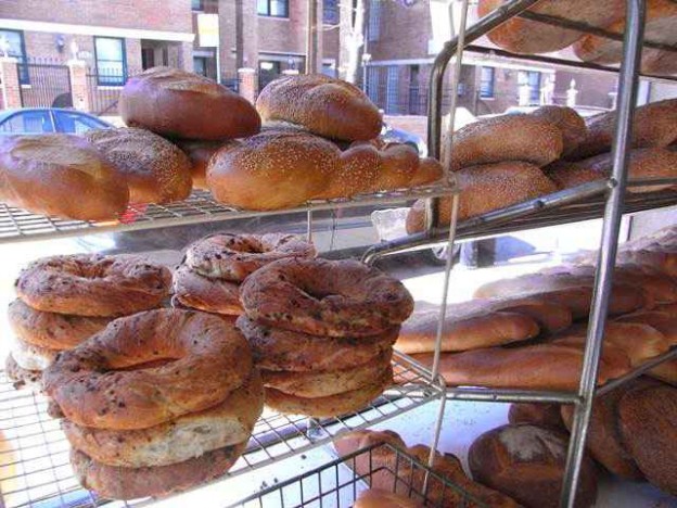 ブロンクスのイタリア人街の有名店巡り - Petite New York