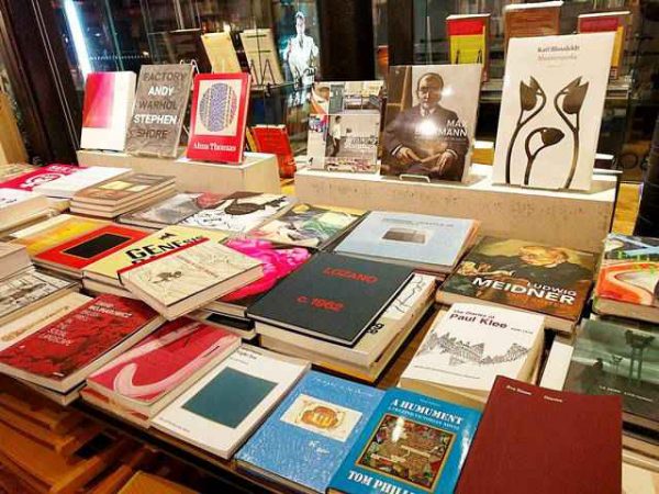 チェルシーギャラリー近くの個性派アートブックストア 192 Books - Petite New York