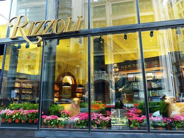 ニューヨークの豪華な独立系本屋さん Rizzoli Bookstore - Petite New York
