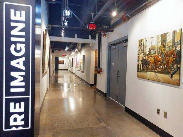 ヒップなアートホテル FOUND:RE 今熱いフェニックスのアート地区 - Petite New York