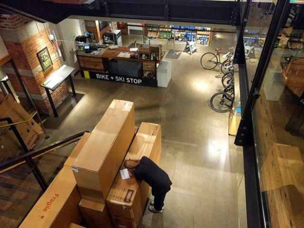 ニューヨークの人気アウトドアショップ REI SOHO フラッグシップ店 - Petite New York