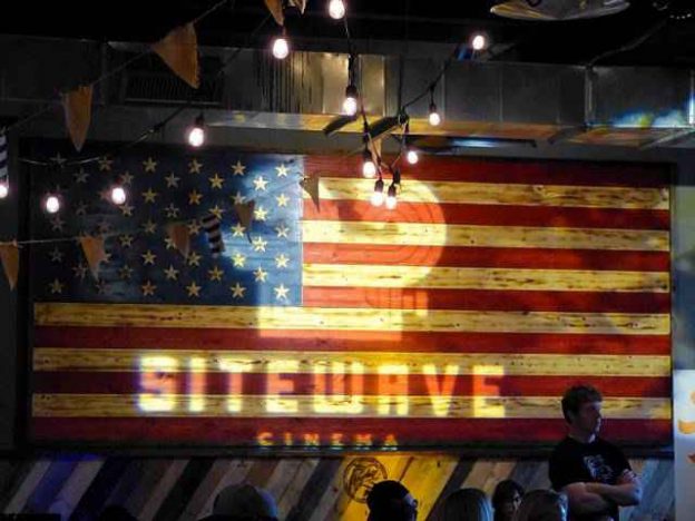 スタテンアイランドのアートな雰囲気の人気ブリュワリー フラッグシップブリューイング The Flagship Brewing Company ...
