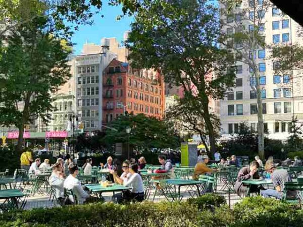 シェイクシャック ニューヨーク1号店 おすすめメニューと Shake Shackの生まれたマディソンスクエアパーク本店！ - Petite ...