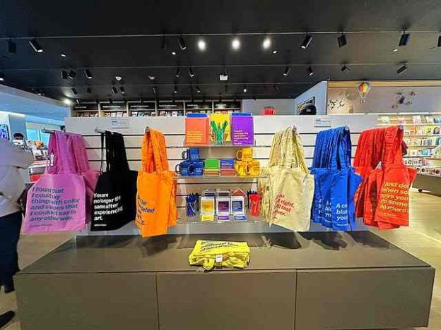 MoMA Museum Store ニューヨーク近代美術館の人気ミュージアムストア - Petite New York