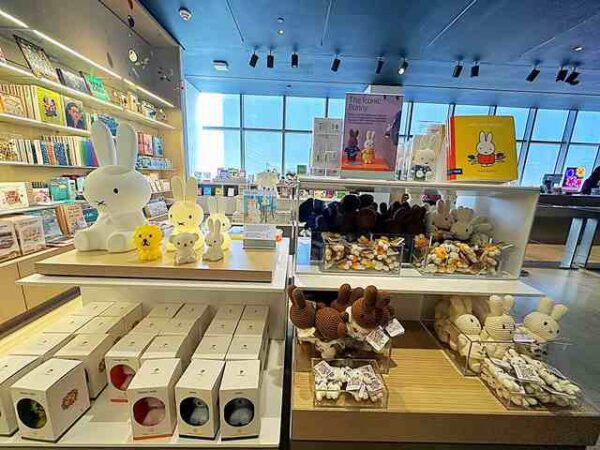 MoMA Museum Store ニューヨーク近代美術館の人気ミュージアムストア - Petite New York