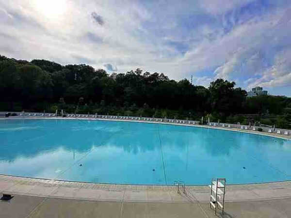 無料で楽しめる！ニューヨーク セントラルパークの巨大プール Gottesman Pool - Petite New York