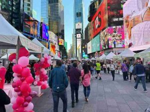 ニューヨーク タイムズスクエアで1年に1度の盛大なフードイベント！Taste of Times Square - Petite New York